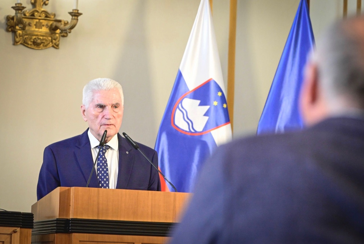 Simpozij o kralju Samu osvetlil njegov pomen v akademski skupnosti ...