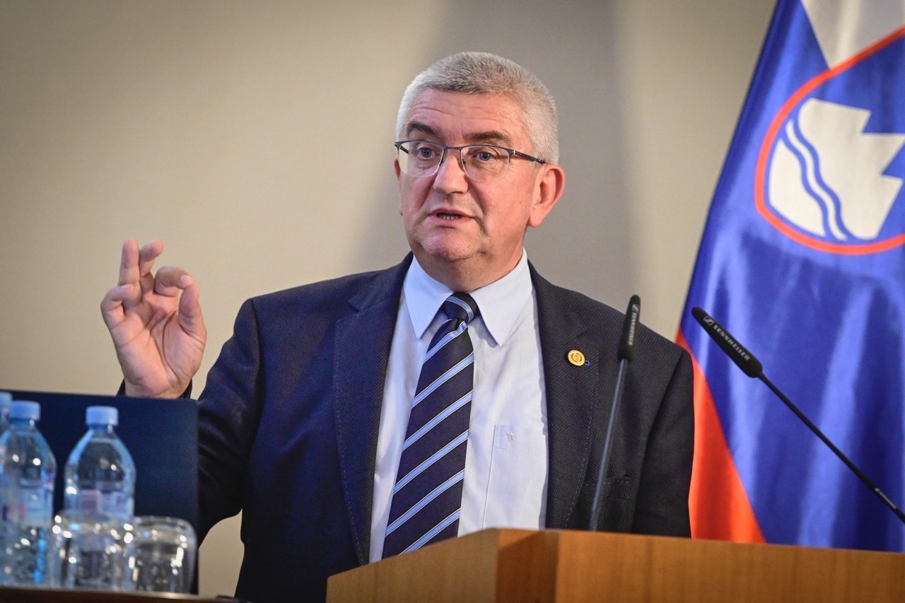 Simpozij o kralju Samu osvetlil njegov pomen v akademski skupnosti ...
